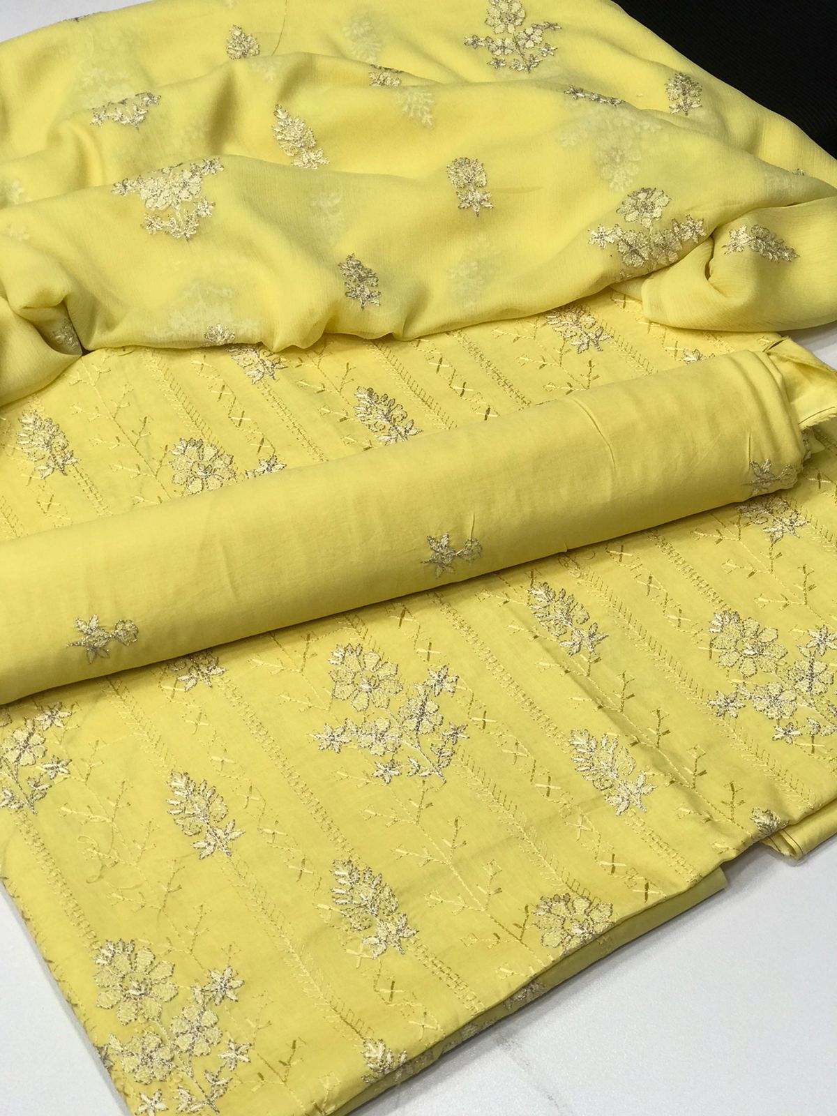 Bareeza 3 piece lawn – ejaazcollection