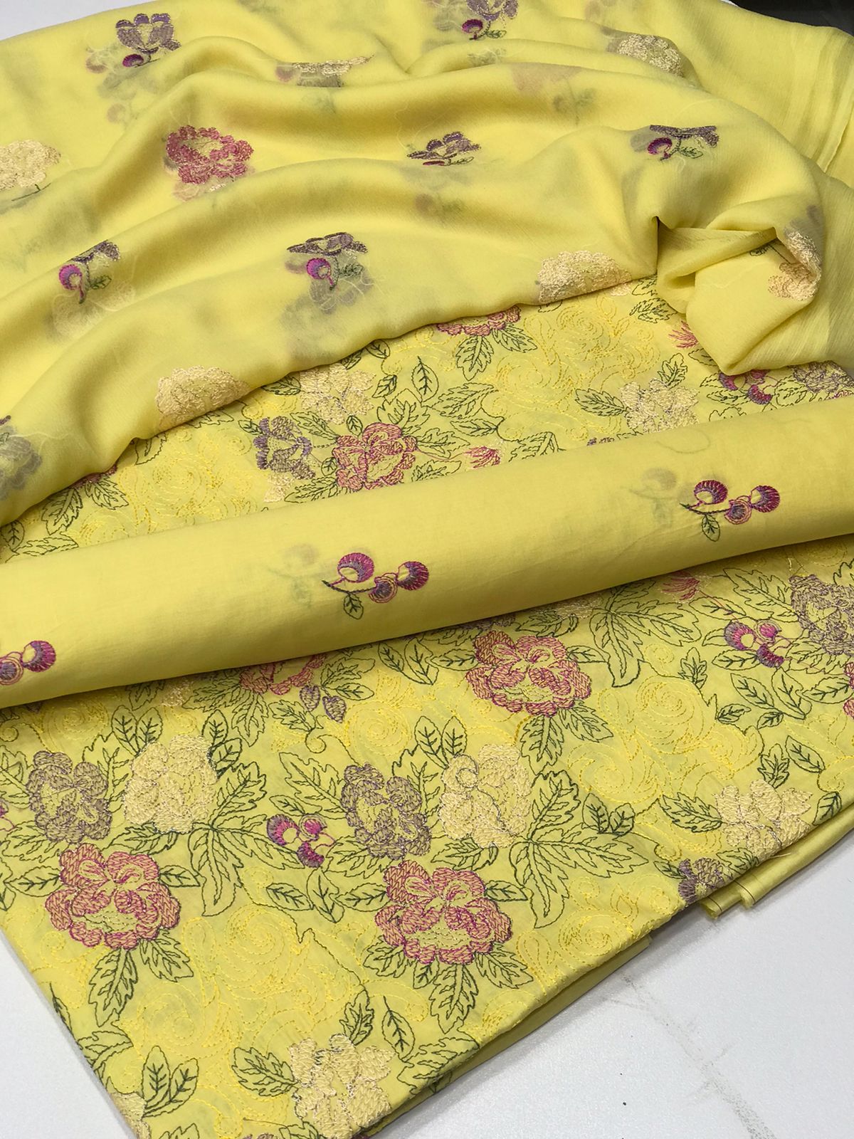 Bareeza lawn 3 piece – ejaazcollection